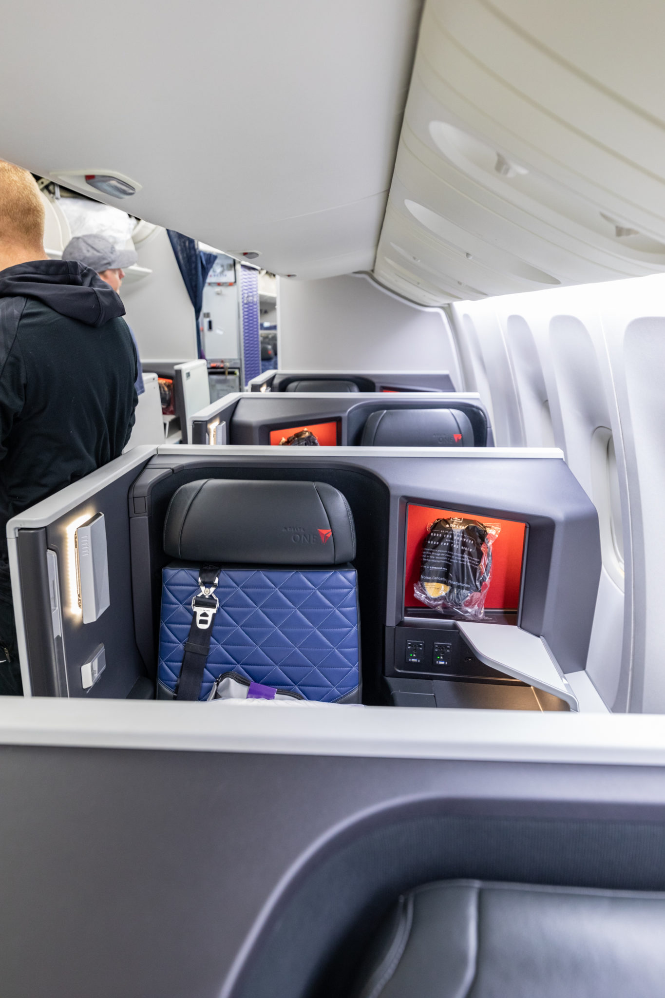 怀念一代经典——达美航空DL89洛杉矶-上海浦东 (LAX-PVG) 波音777 Delta One Suite 至臻商务舱体验 - 美国信用卡指南