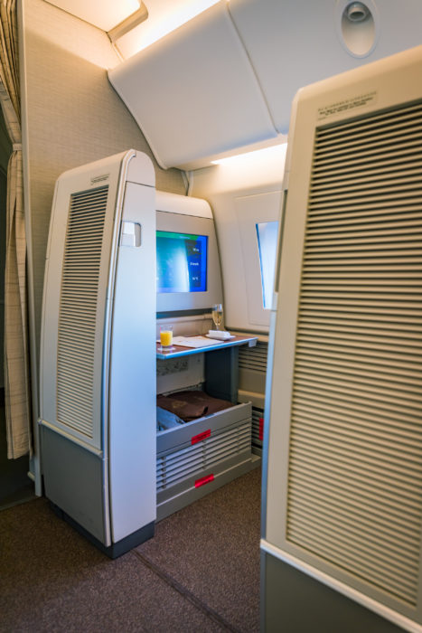 世界品位，东方魅力？还差了点儿火候——东航旗舰 MU588 纽约JFK-上海PVG 777-300ER头等舱体验 - 美国信用卡指南