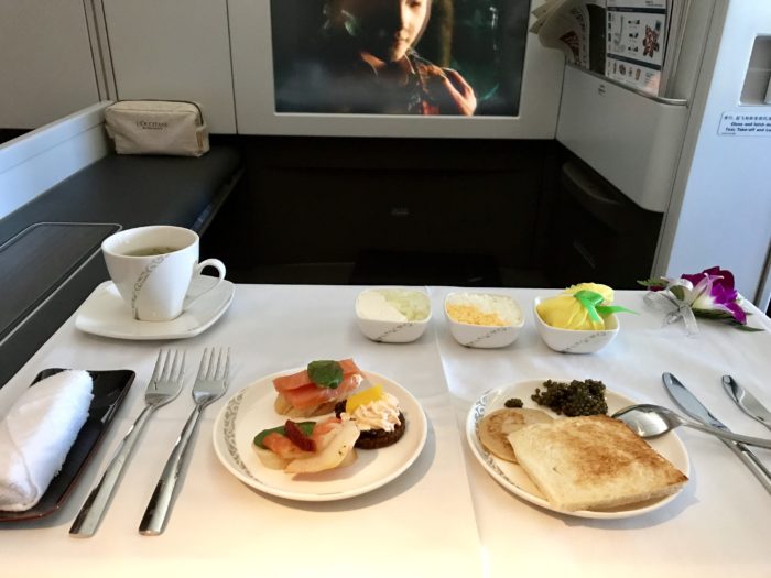 唯一配备鱼子酱的 CA966 FRA-PEK 国航头等舱飞行报告 - 美国信用卡指南