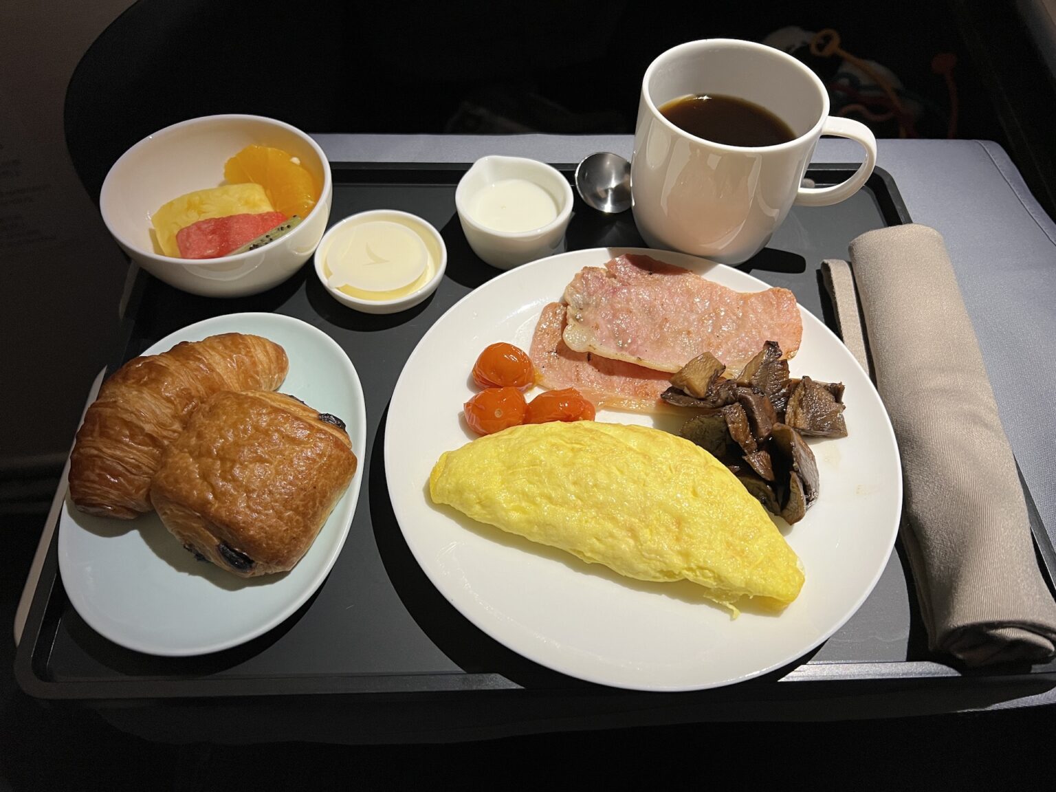 久违的越洋两舱：JFK-HKG-PEK 国泰(CX)商务舱体验 - 美国信用卡指南